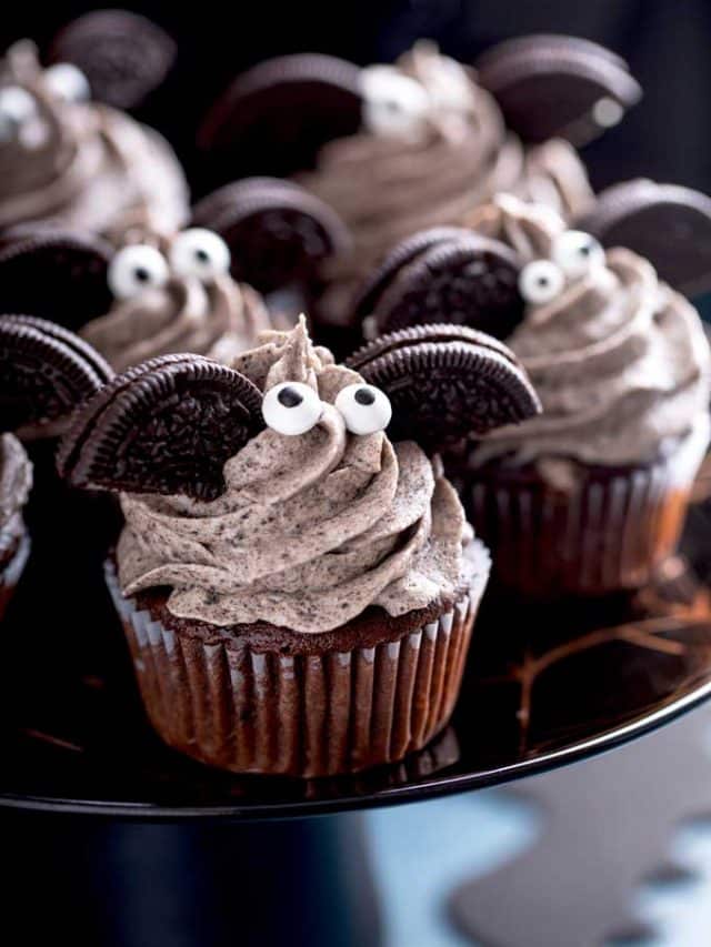 Halloween Bats Oreo Cupcakes - Lemon Blossoms