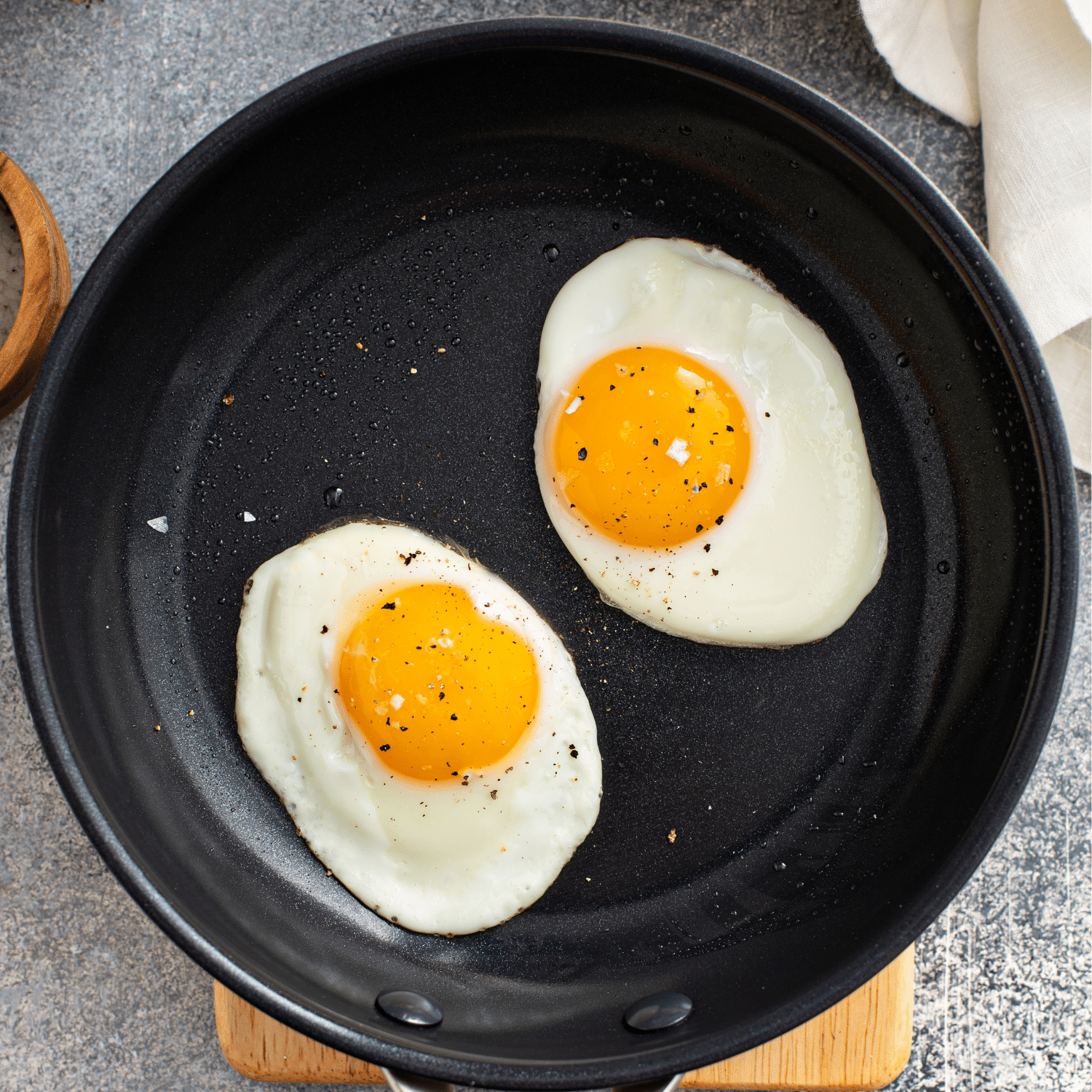How to Make Sunny Side Up Eggs - Lemon Blossoms