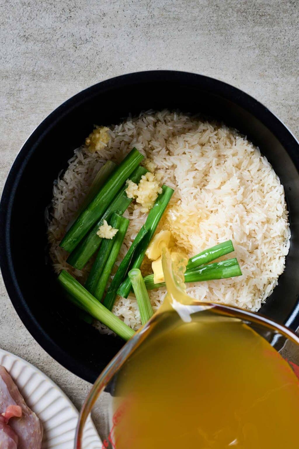 One Pot Hainanese Chicken and Rice (Easy Rice Cooker Recipe) - Lemon ...